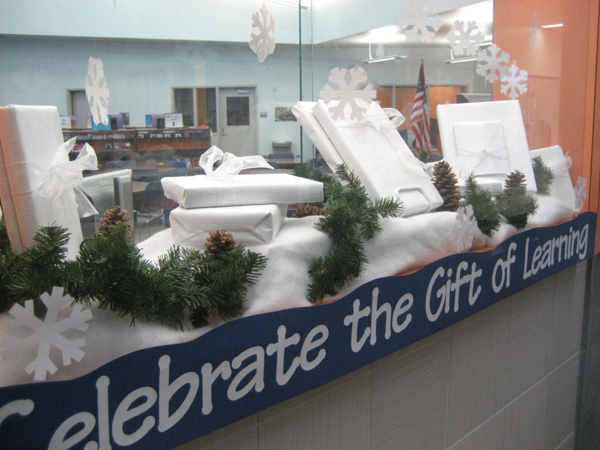 Celebrate the Gift of Learning – School Library Displays